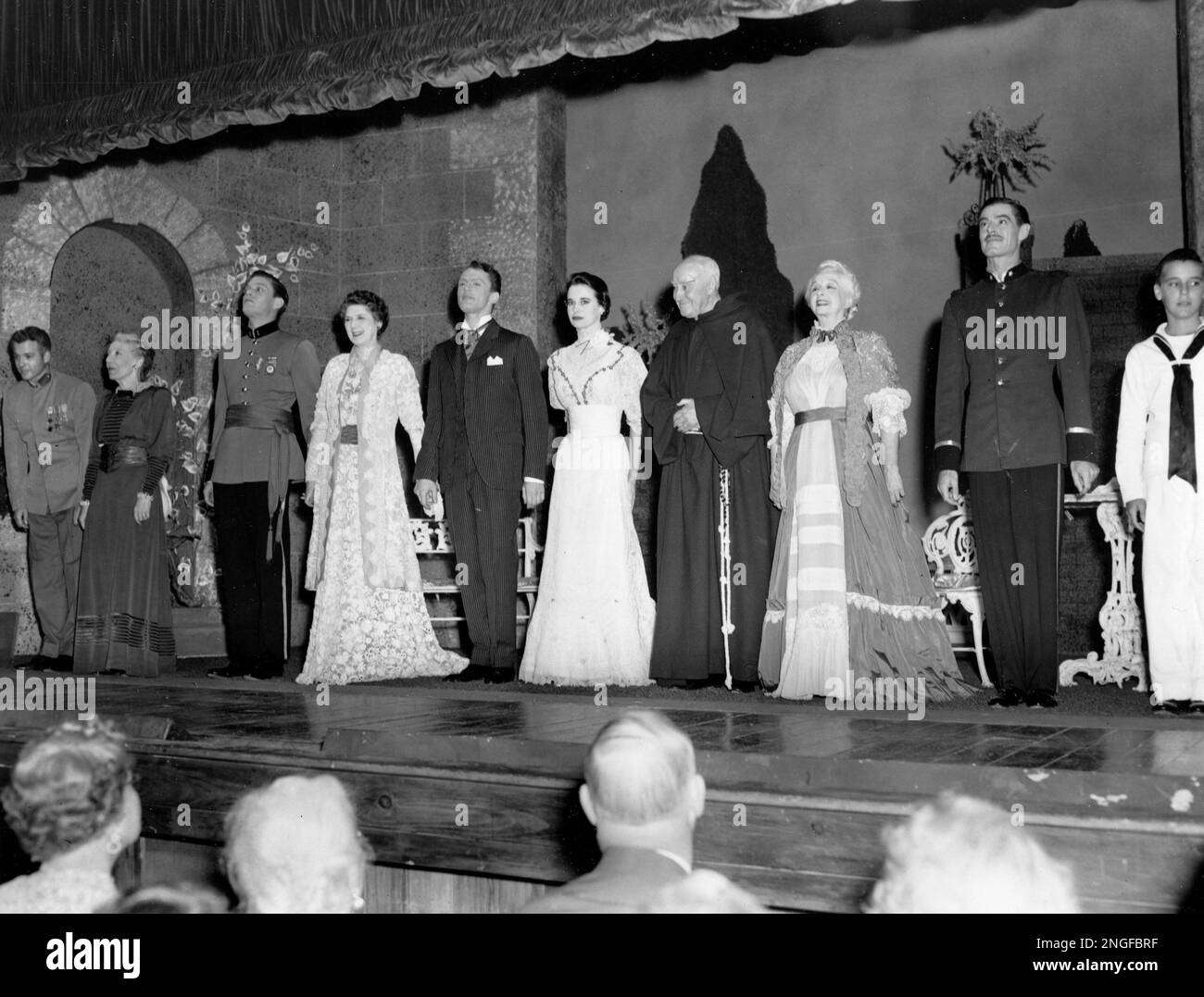 Railroad heiress Gloria Vanderbilt Stokowski, center, appears with ...