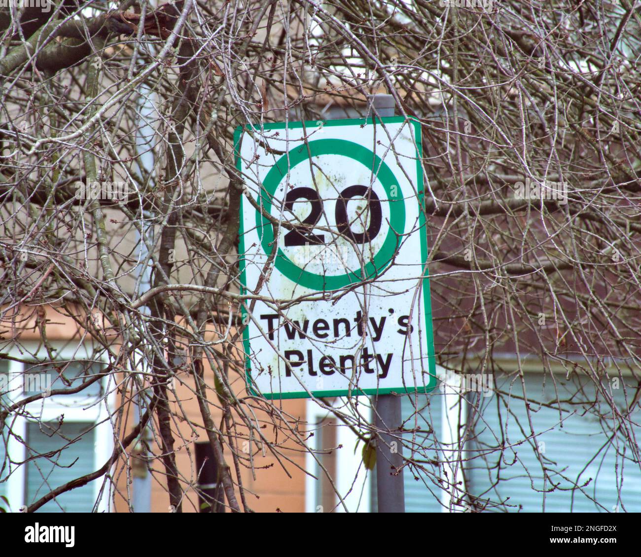 20 speed limit sign hi-res stock photography and images - Alamy