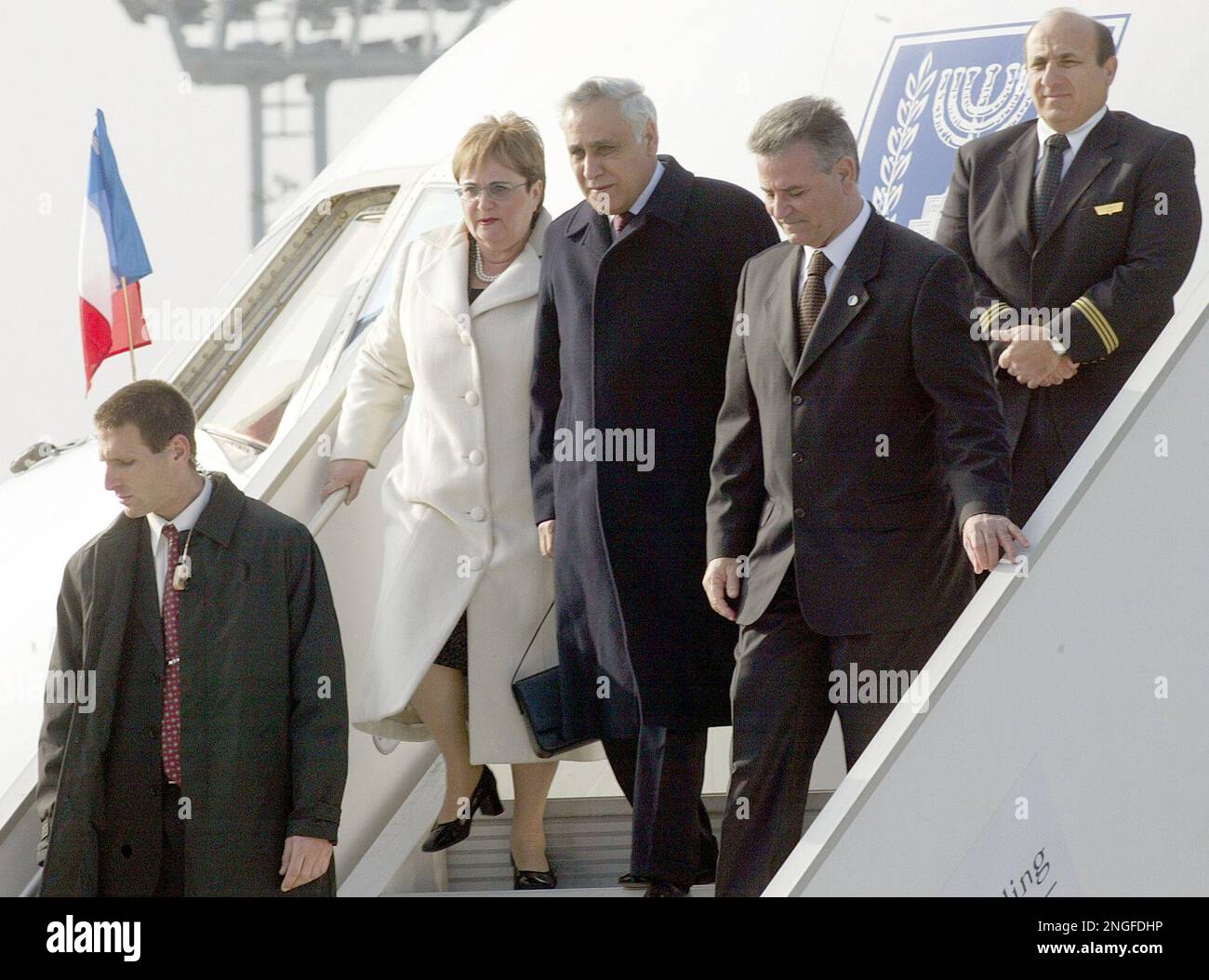 Israeli President Moshe Katsav, center, and his wife Gila, second left ...