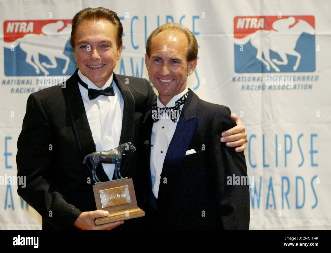 Jockey of the Year Jerry Bailey, right, poses with presenter David ...