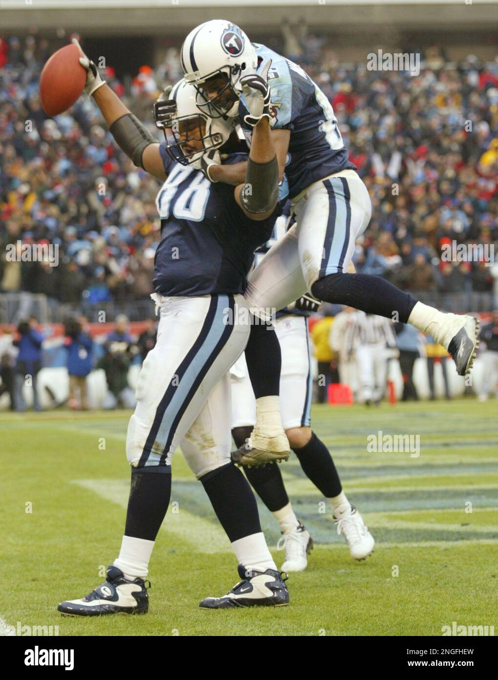 Tennessee Titans tight end Erron Kinney (88) celebrates with wide ...