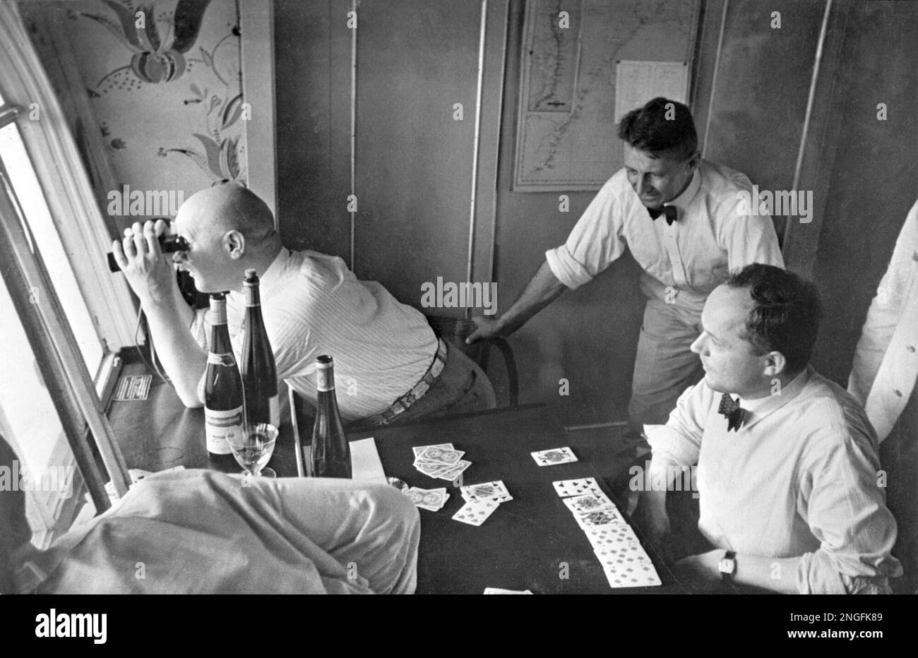 Passengers are pictured in their cabin in the airship Graf Zeppelin, LZ ...