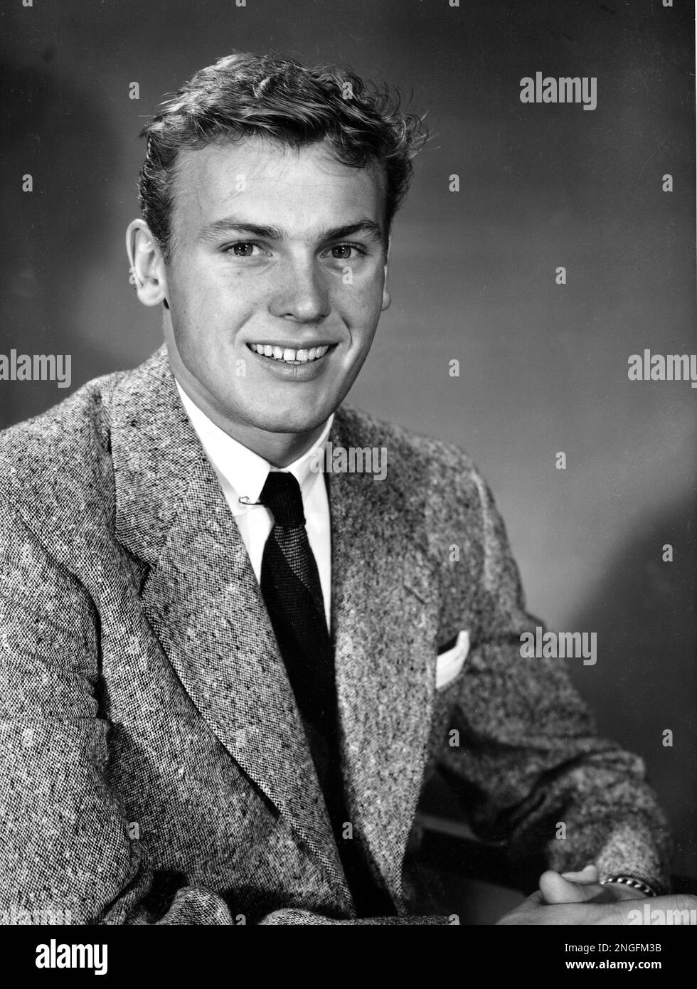Actor Tab Hunter, 21, is shown in Hollywood, Ca., in 1952. (AP Photo ...