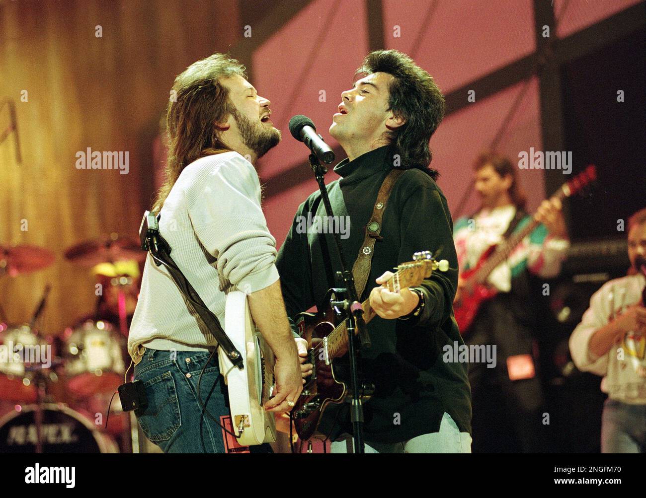 Country and western singers Travis Tritt, left, and Marty Stewart ...