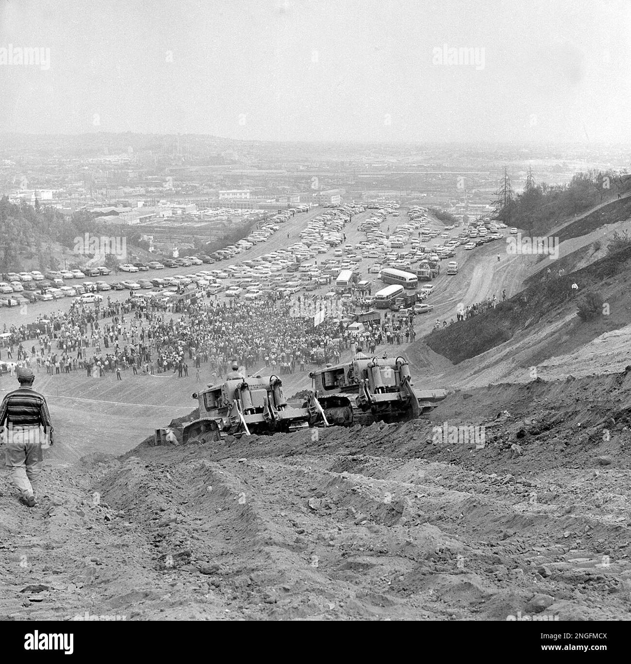 A crowd estimated at more than 5,000 is on hand in the Chavez Ravine ...