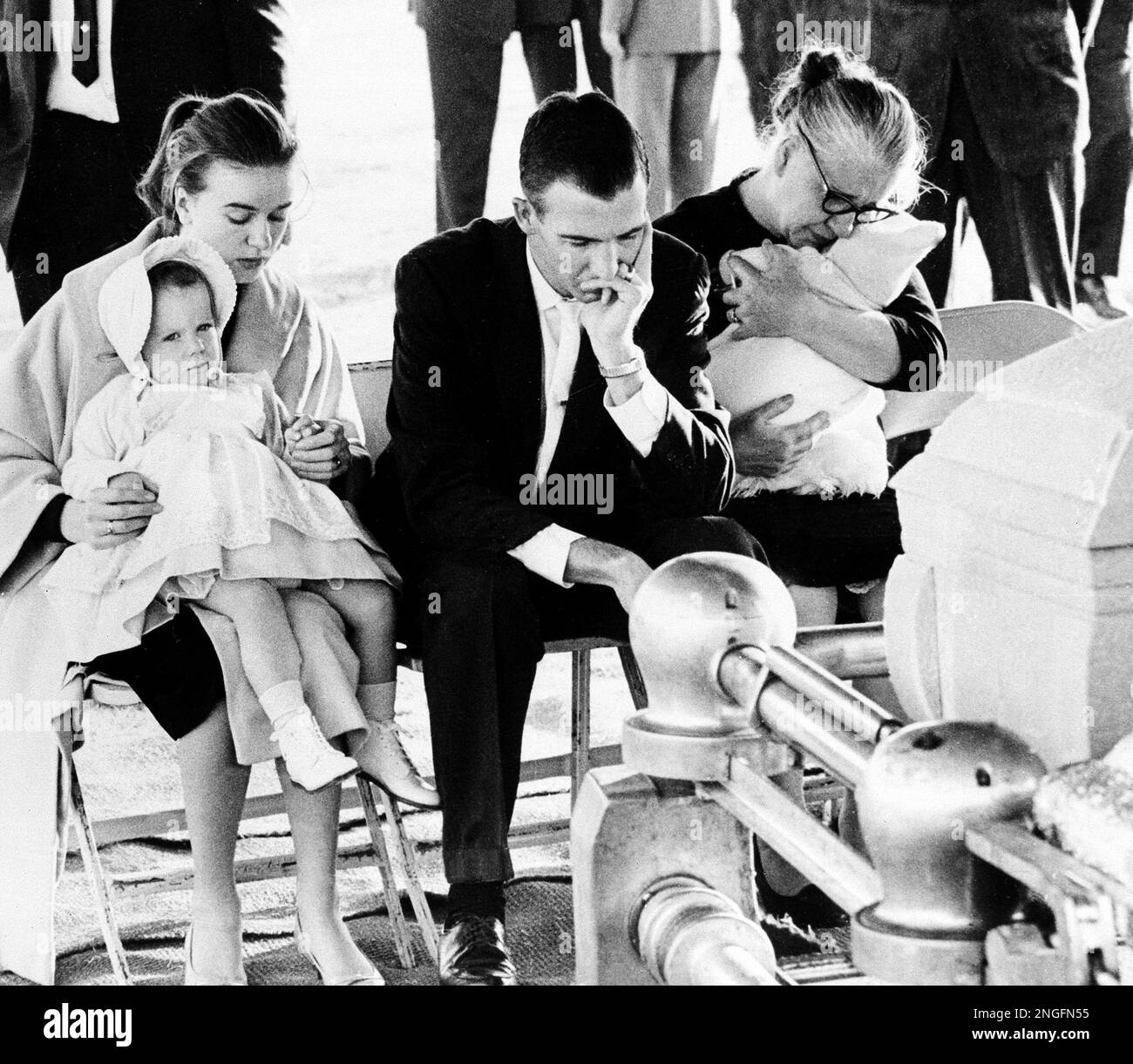 Members of the the family of Lee Harvey Oswald, slain suspect in the ...