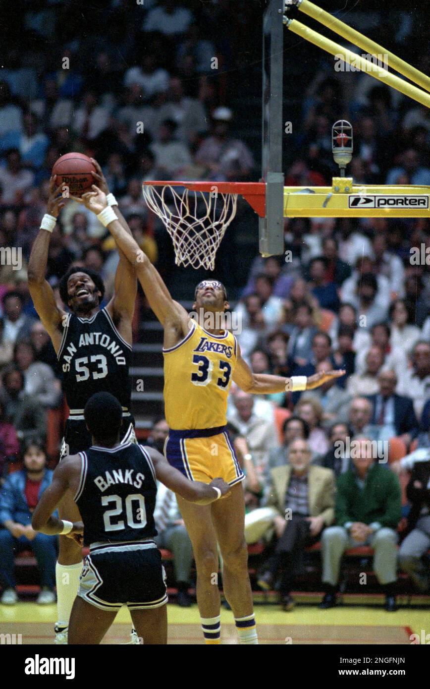 Los Angeles Lakers' Kareem Abdul-Jabbar, (33), goes up to block San ...