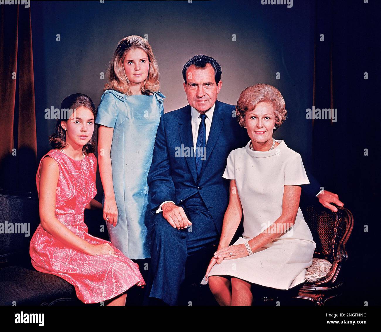 U.S. President Richard Nixon poses with his wife, first lady Pat Nixon ...