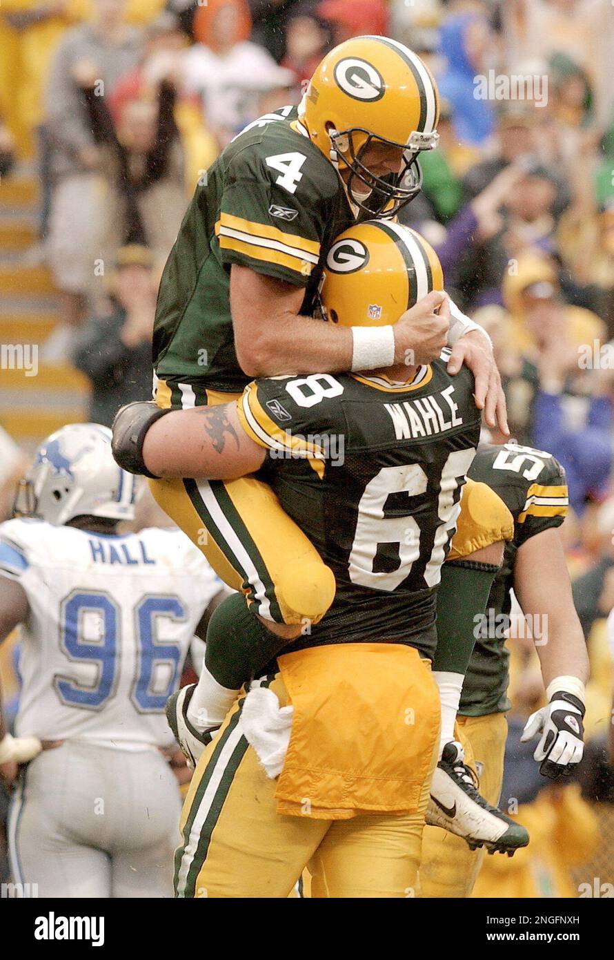 Brett Favre 2022 Arms