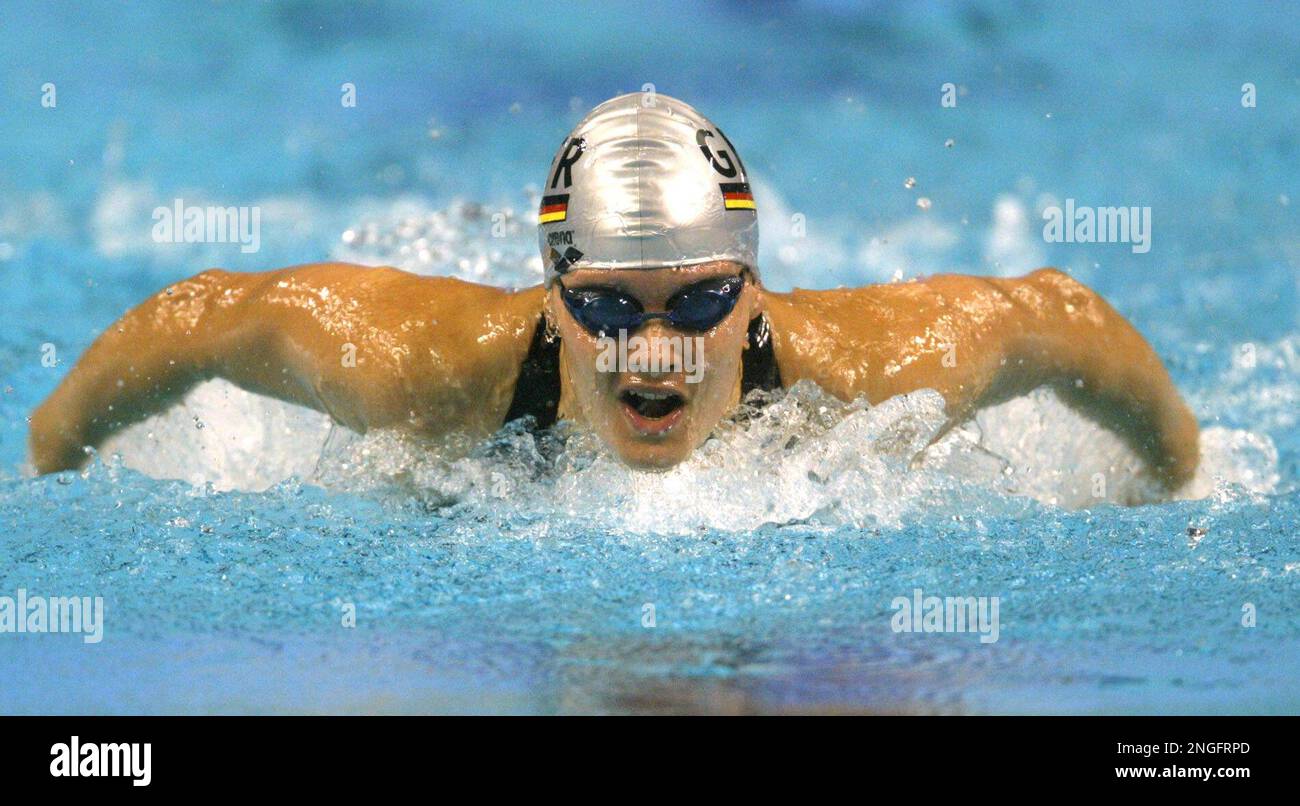 Germany's Nicole Hetzer competes in the women's 400 meter individual ...