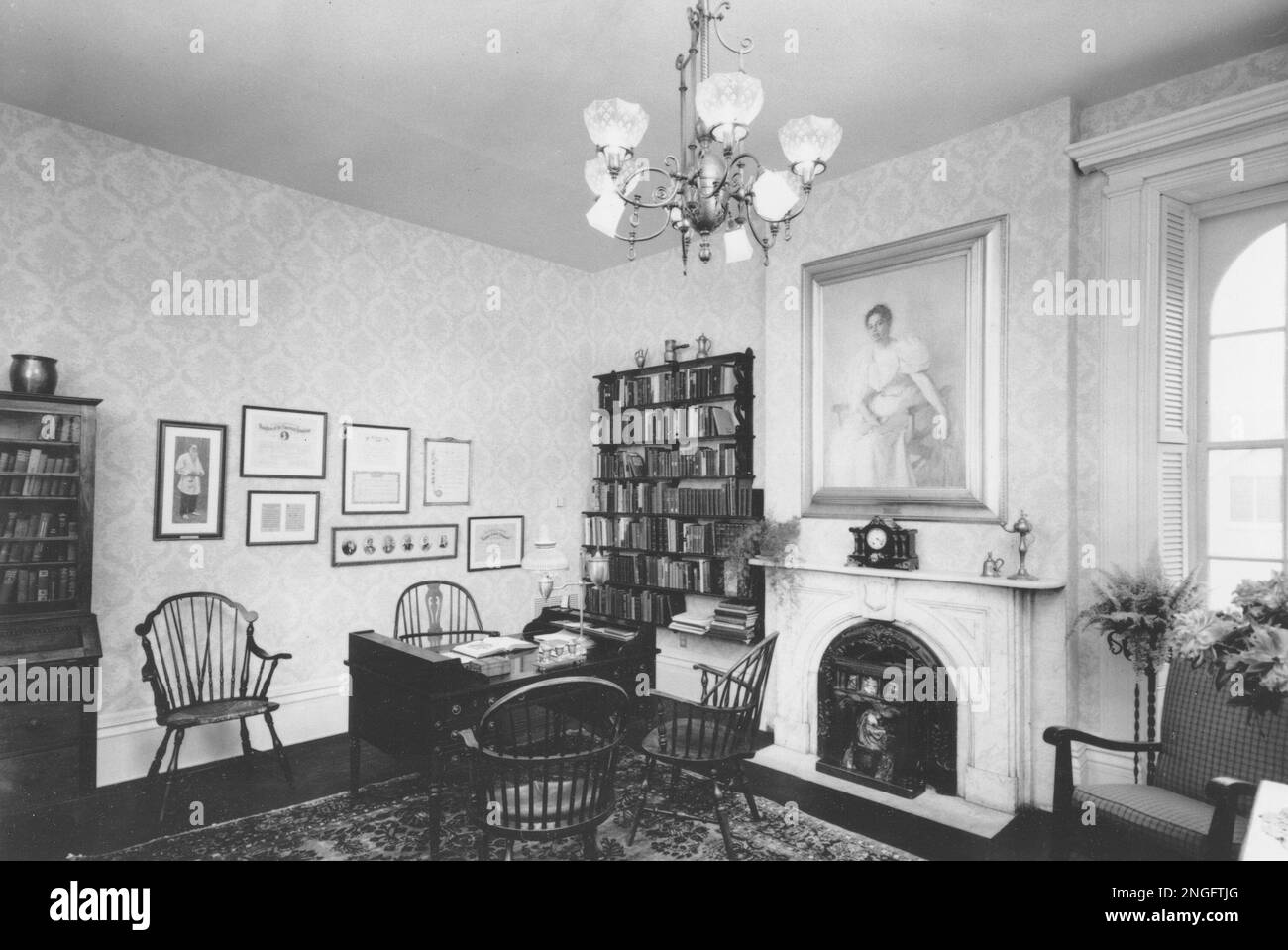 This is a view of the office-sitting room of Jane Addams at Hull House ...