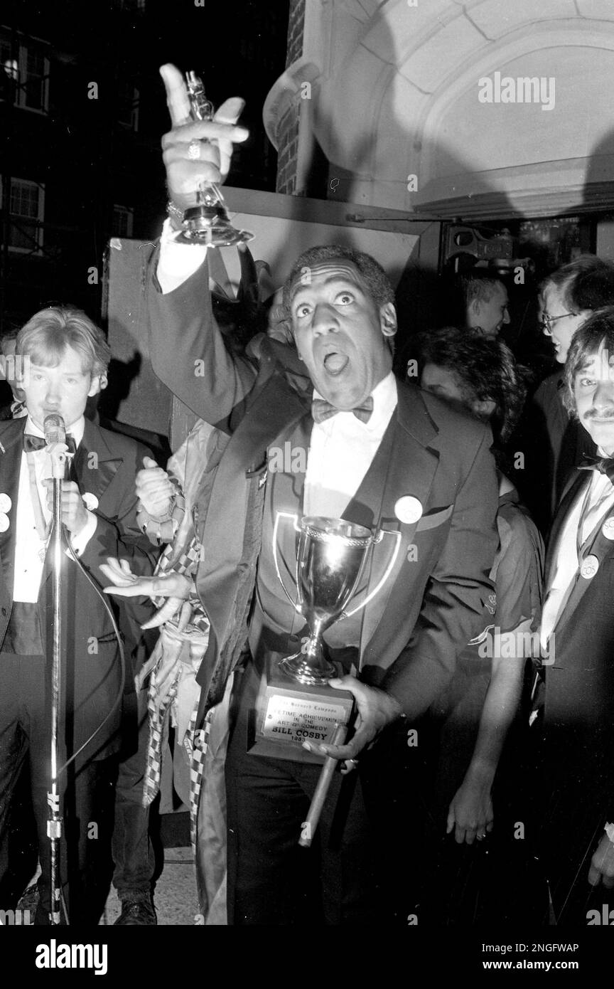 Actor and comedian Bill Cosby accepts the Harvard Lampoon's first ...