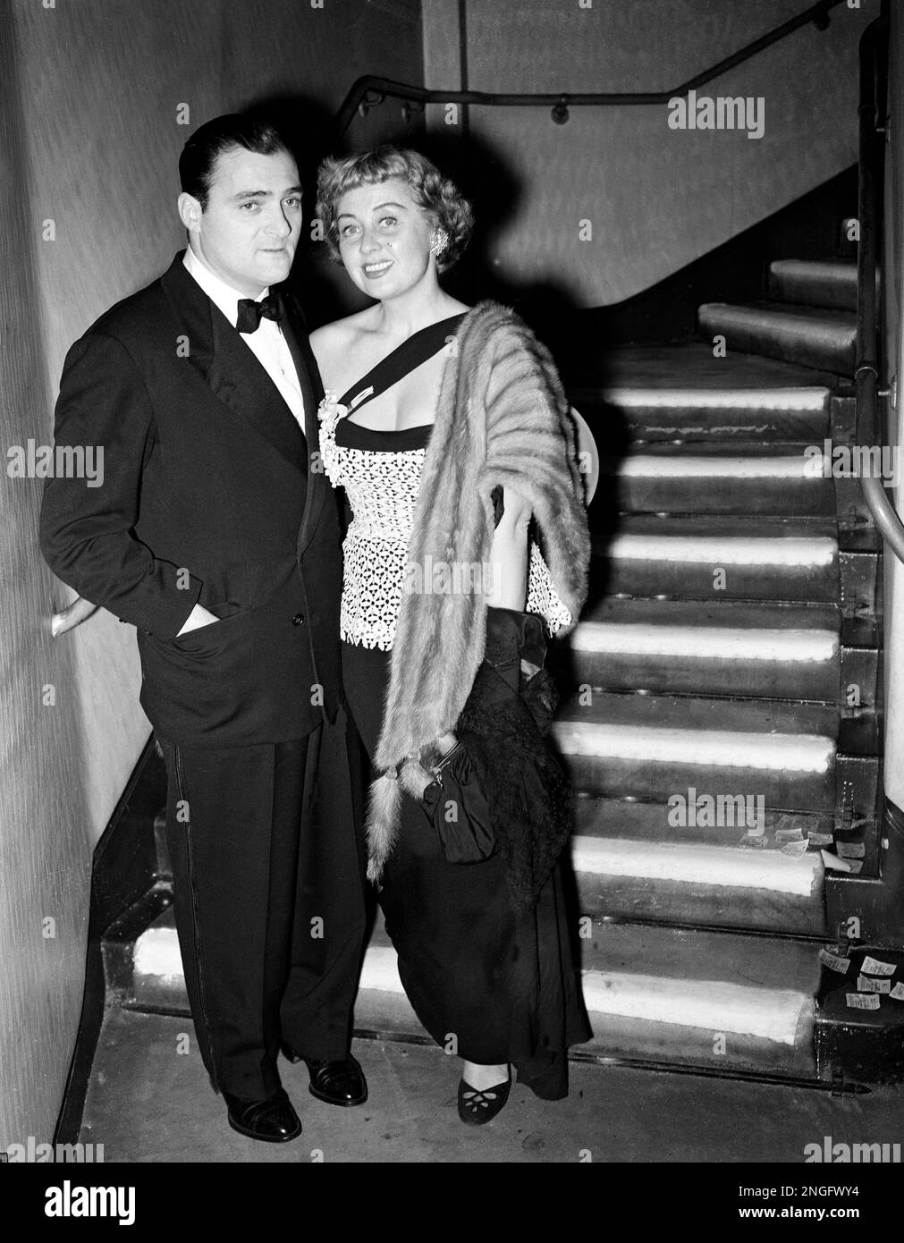 Actress Joan Blondell and her husband, Broadway producer Mike Todd ...