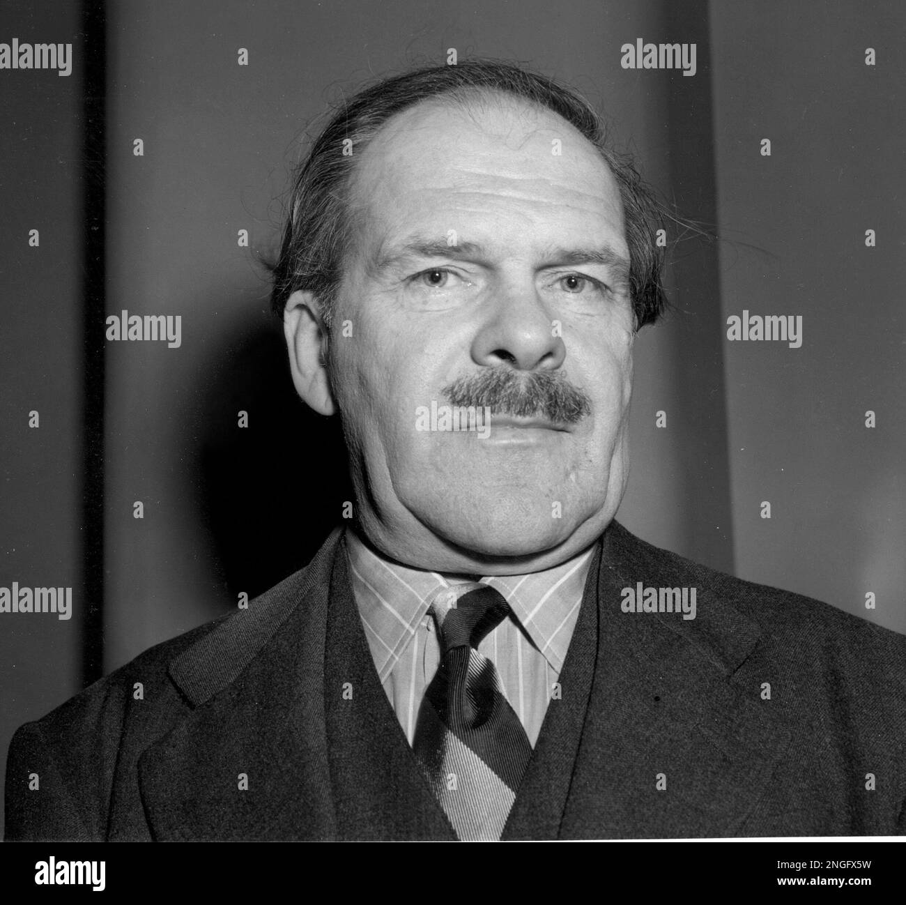 Modernist sculptor and art teacher Alexander Archipenko, who founded ...