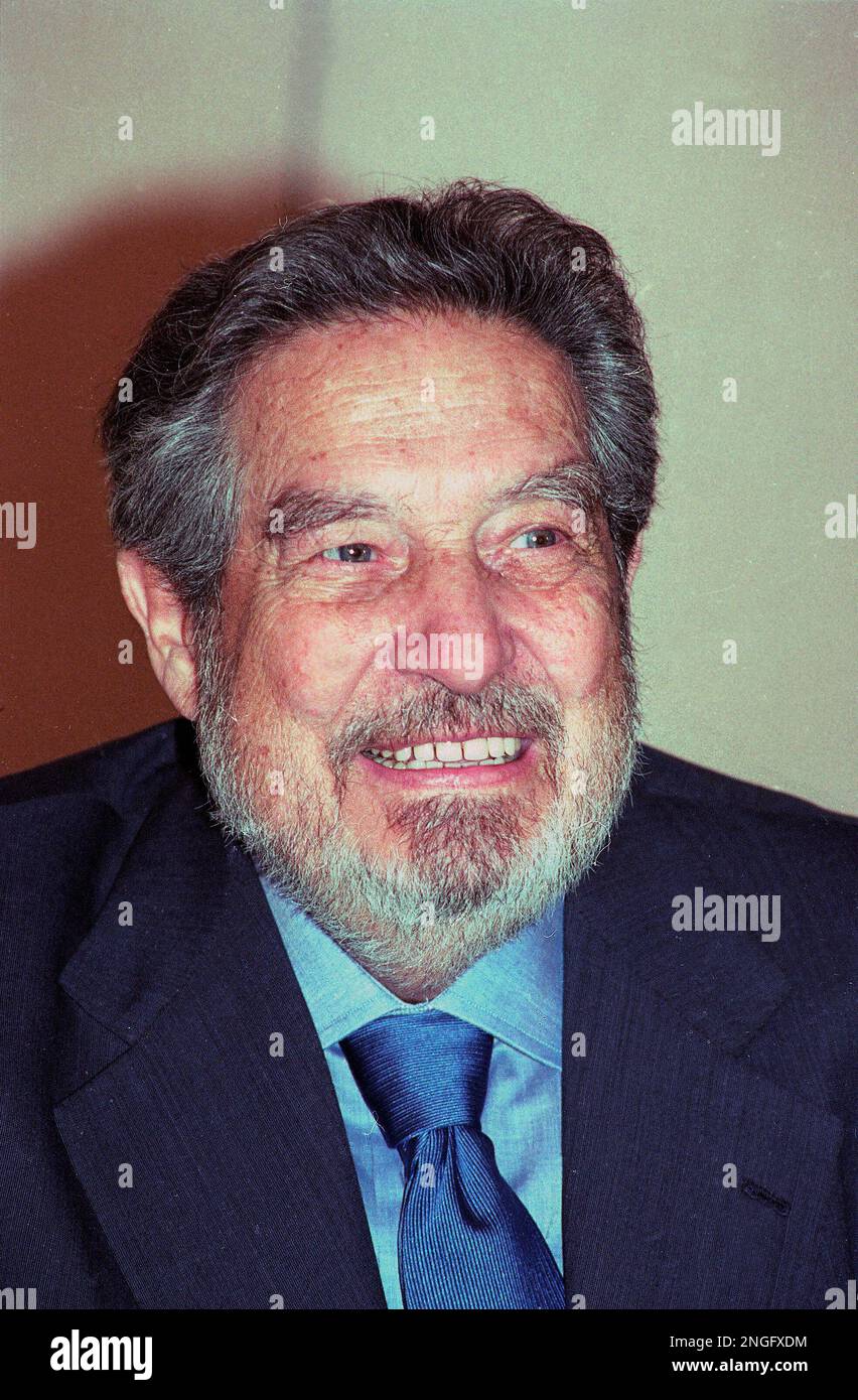 Mexican poet Octavio Paz speaks at the Metropolitan Museum of Art in ...