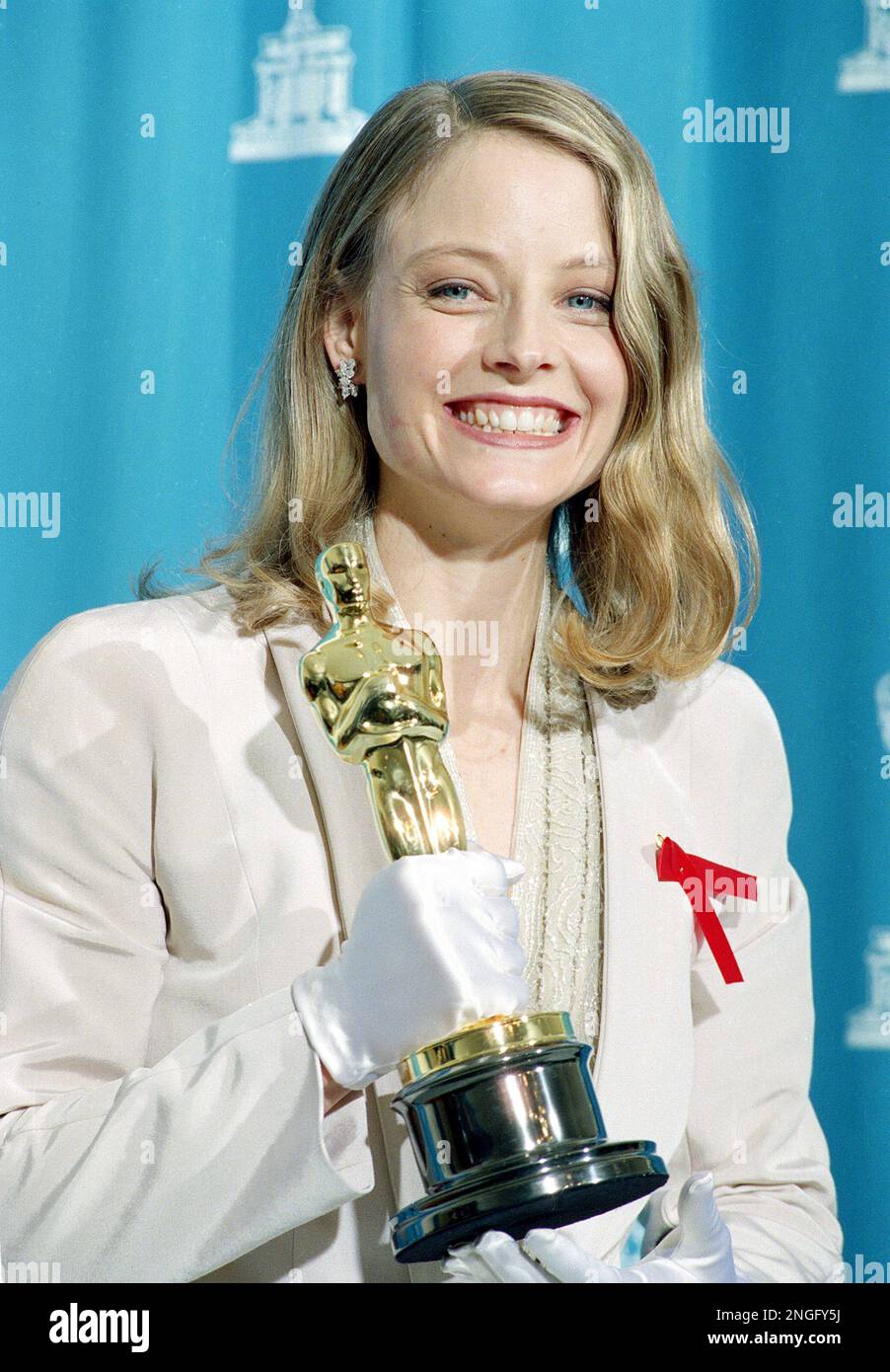 Jodie Foster poses backstage with her Oscar at the 64th annual Academy ...