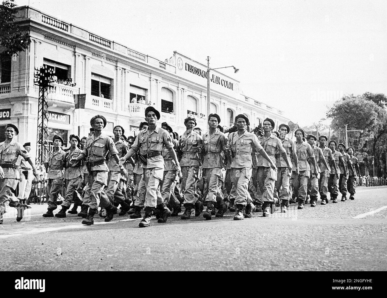 The first paratrooper unit of the Vietnamese National Army parades ...
