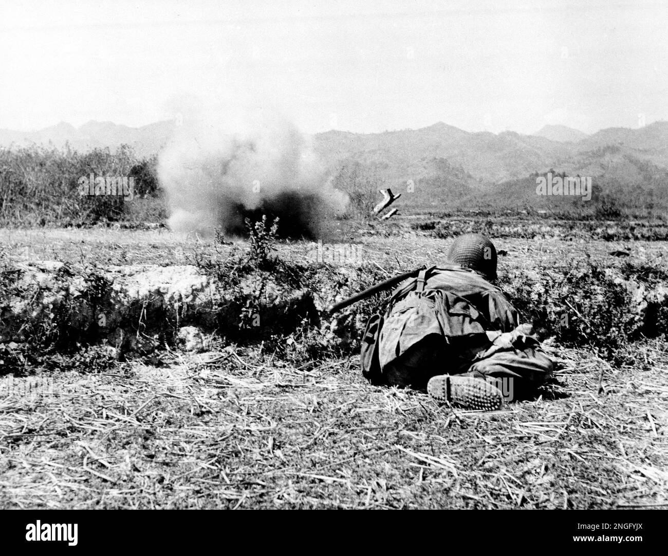 Soldiers of the French-Indochinese Union army, defending the French ...