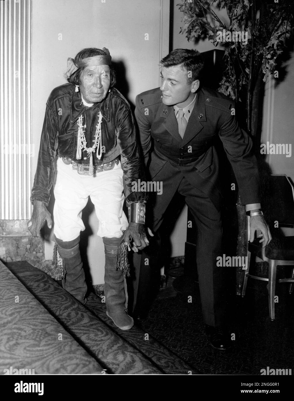 Tewanima, 80-year-old Hopi Indian who took second place in Olympic ...