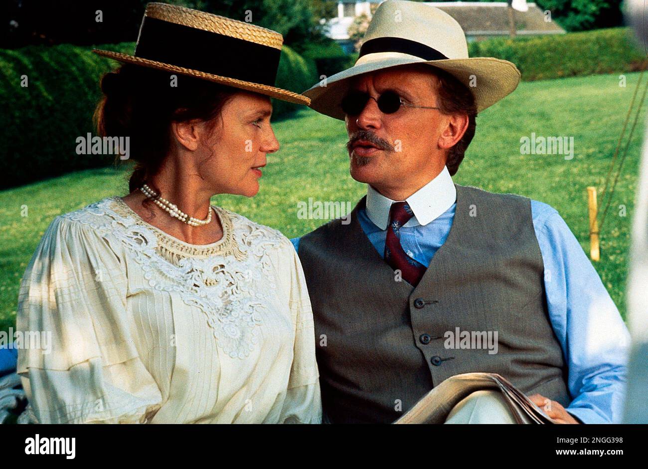 JACQUELINE BISSET and PETER WELLER in END OF SUMMER (1997), directed by ...