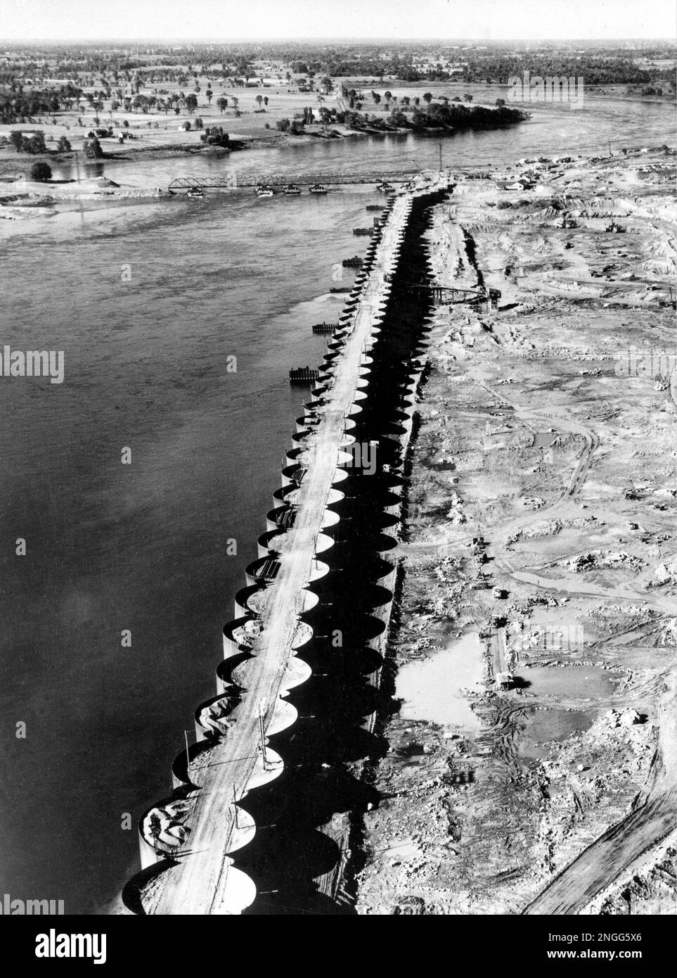 A completed cofferdam which stretches across the international boundary ...