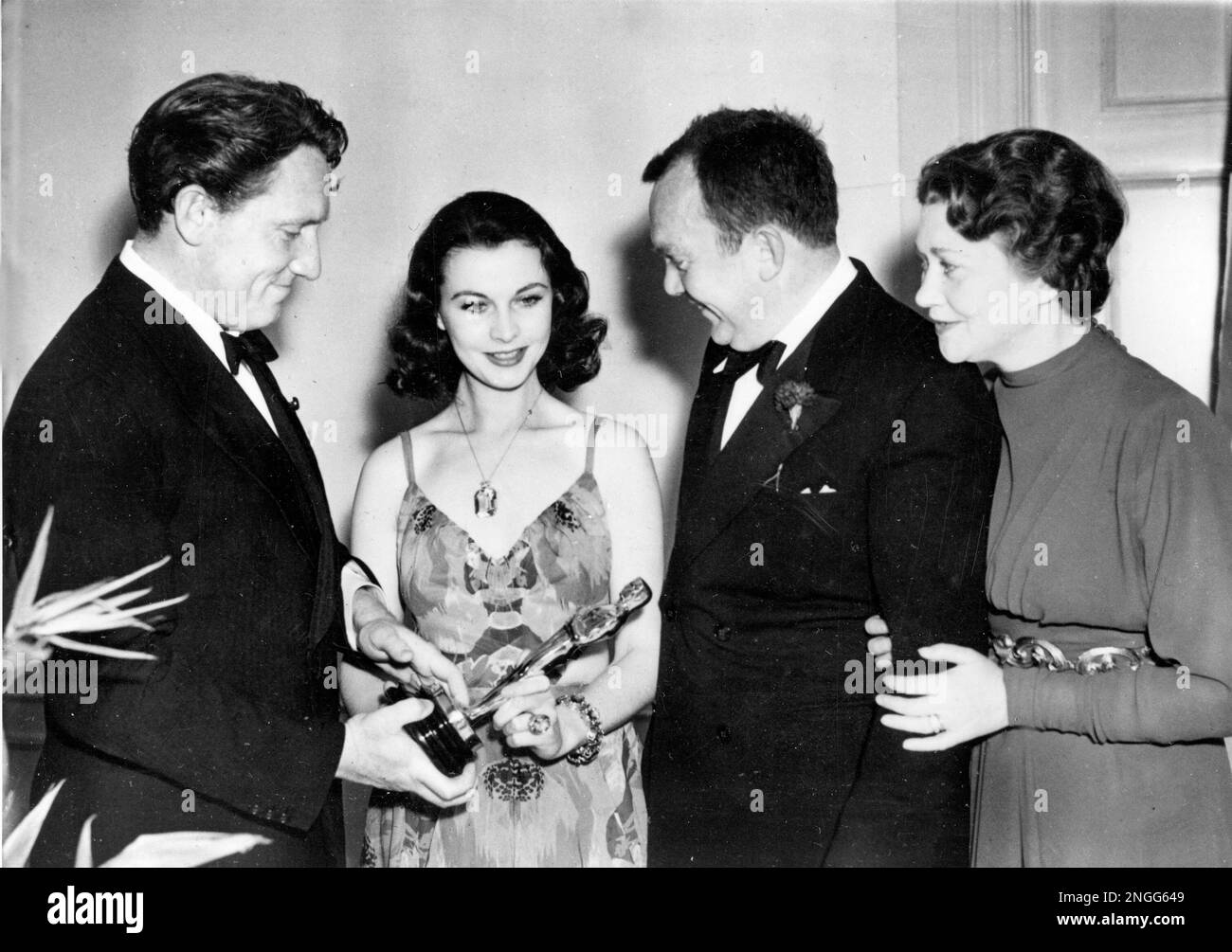 Vivien Leigh, center, is shown with her Oscar, presented by Spencer ...