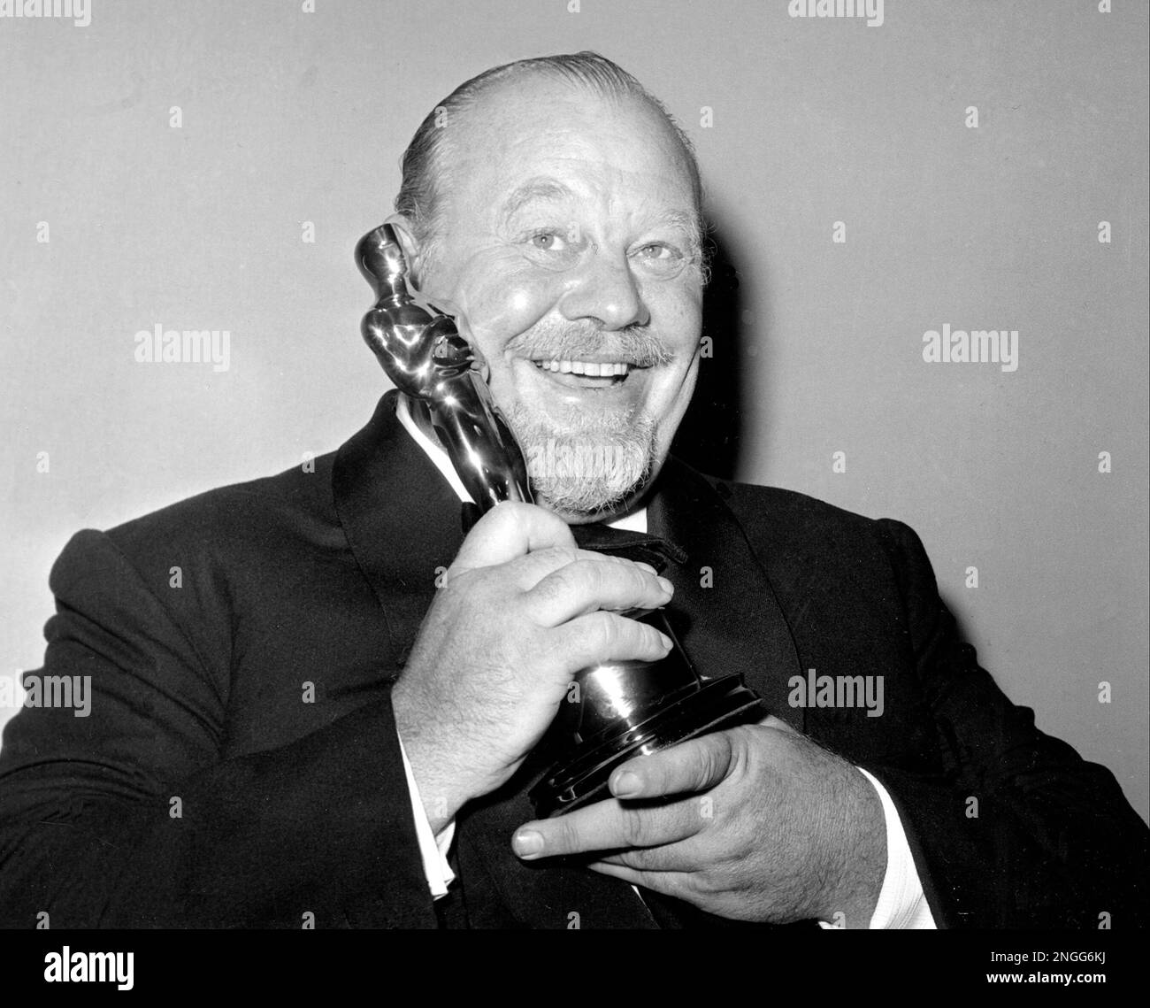 Actor Burl Ives poses with his Oscar for best supporting actor for his ...