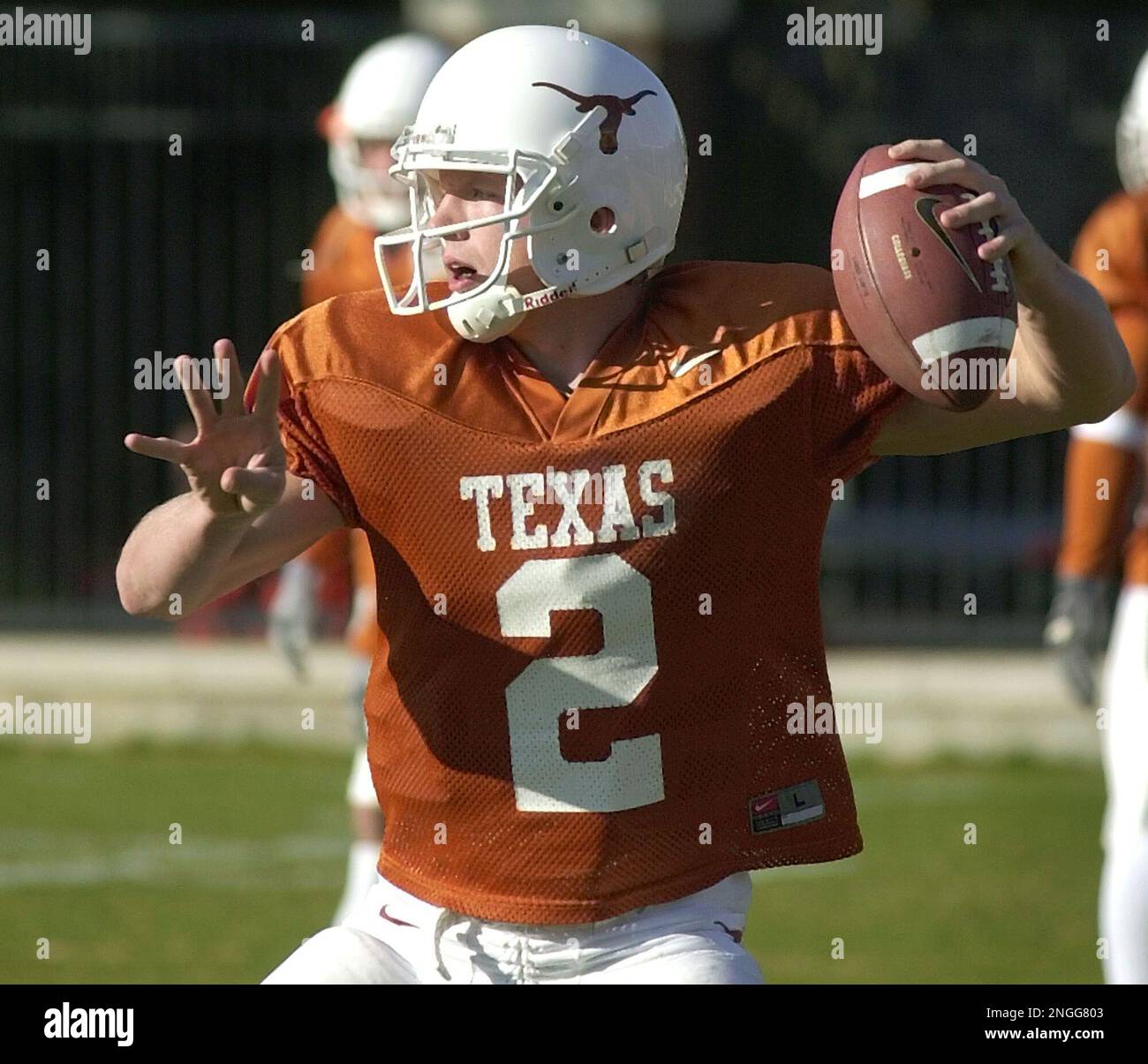 Texas quarterback Chris Simms (2) prepares to make a throw during a ...