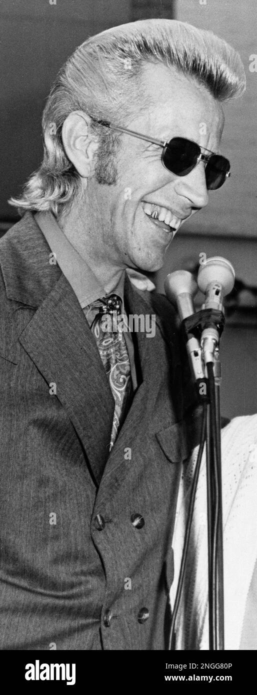 Country music singer Porter Wagoner is shown in West Plains, Mo., Sept ...