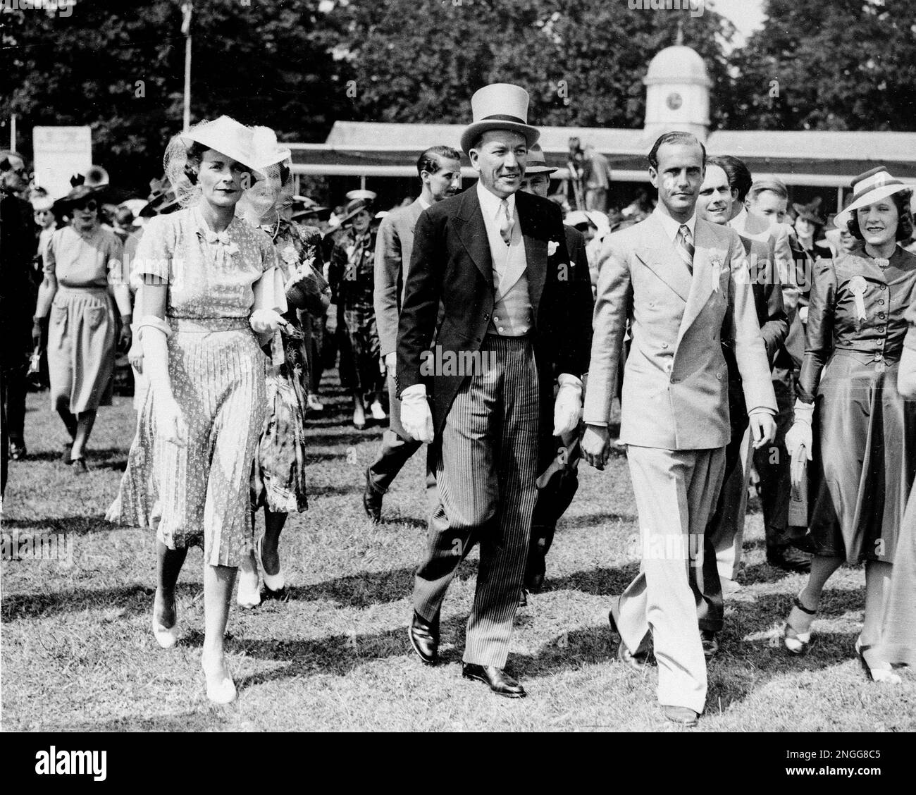 Lady Edwina Mountbatten, left, and playwright Noel Coward, center, are ...