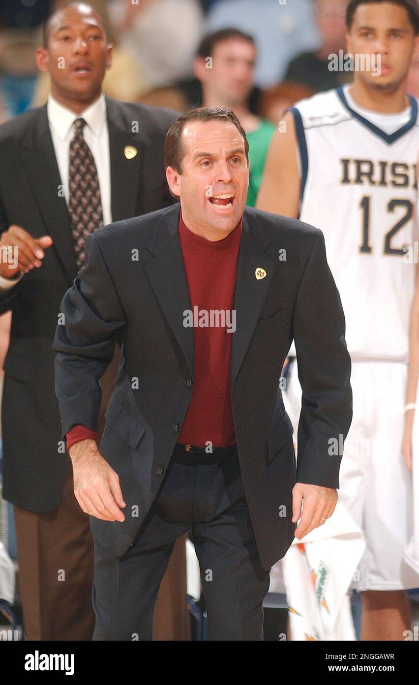 Notre Dame coach Mike Brey directs his team during their 89-45 win over ...