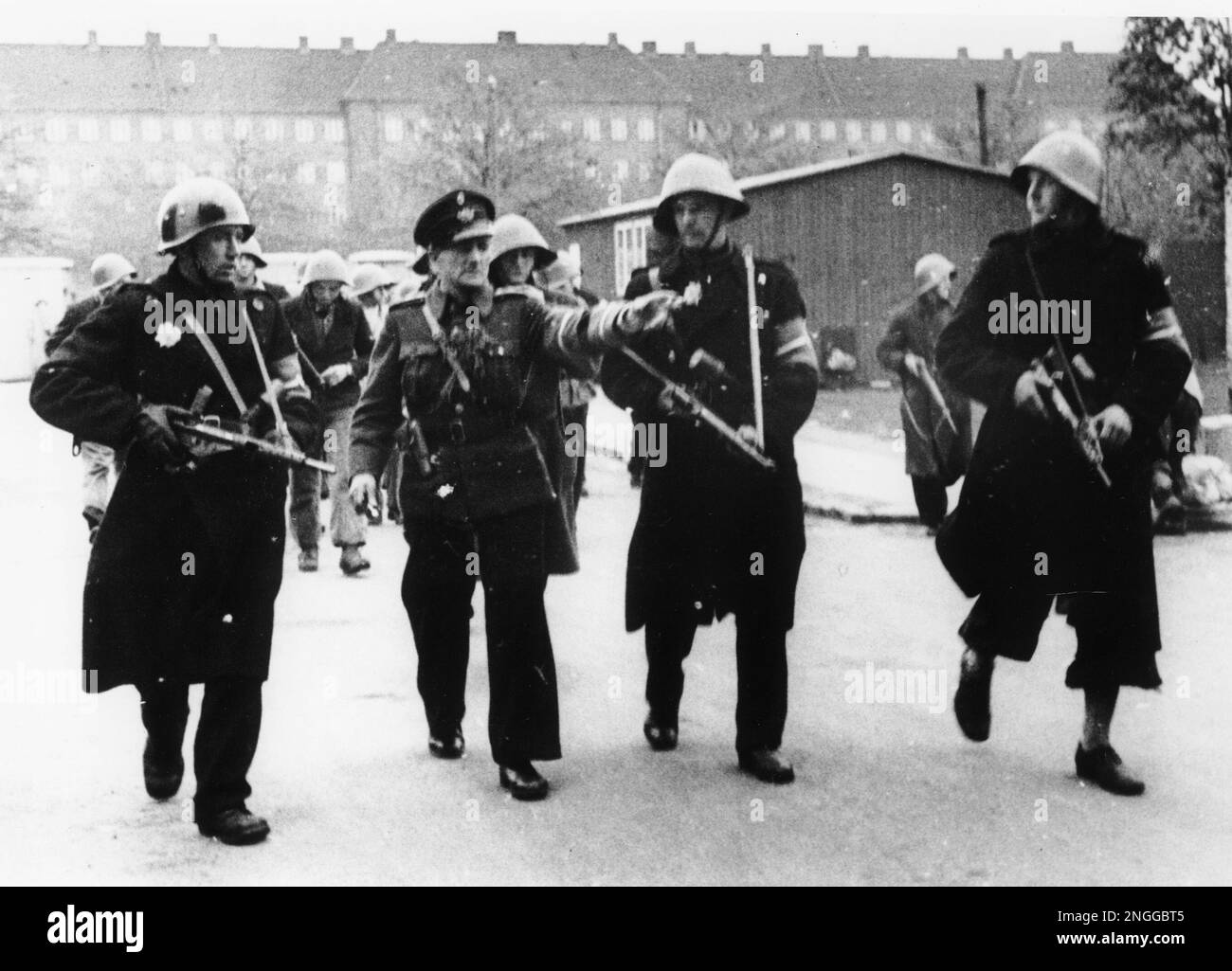 Heavily armed Danish soldiers are patroling the streets of Copenhagen ...