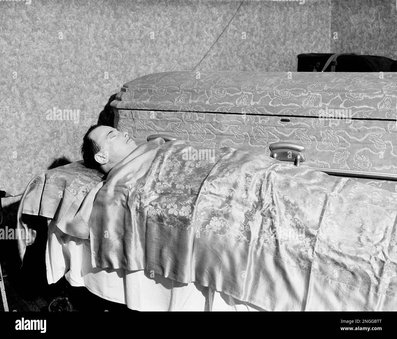 The body of slain outlaw John Dillinger lies in state at the Harvey ...