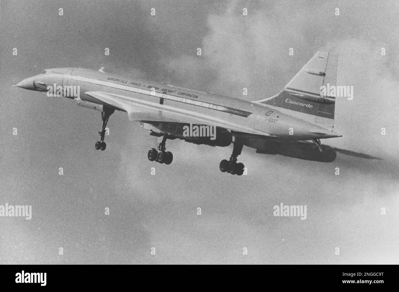 The Concorde 002, British prototype of the Anglo-French supersonic ...