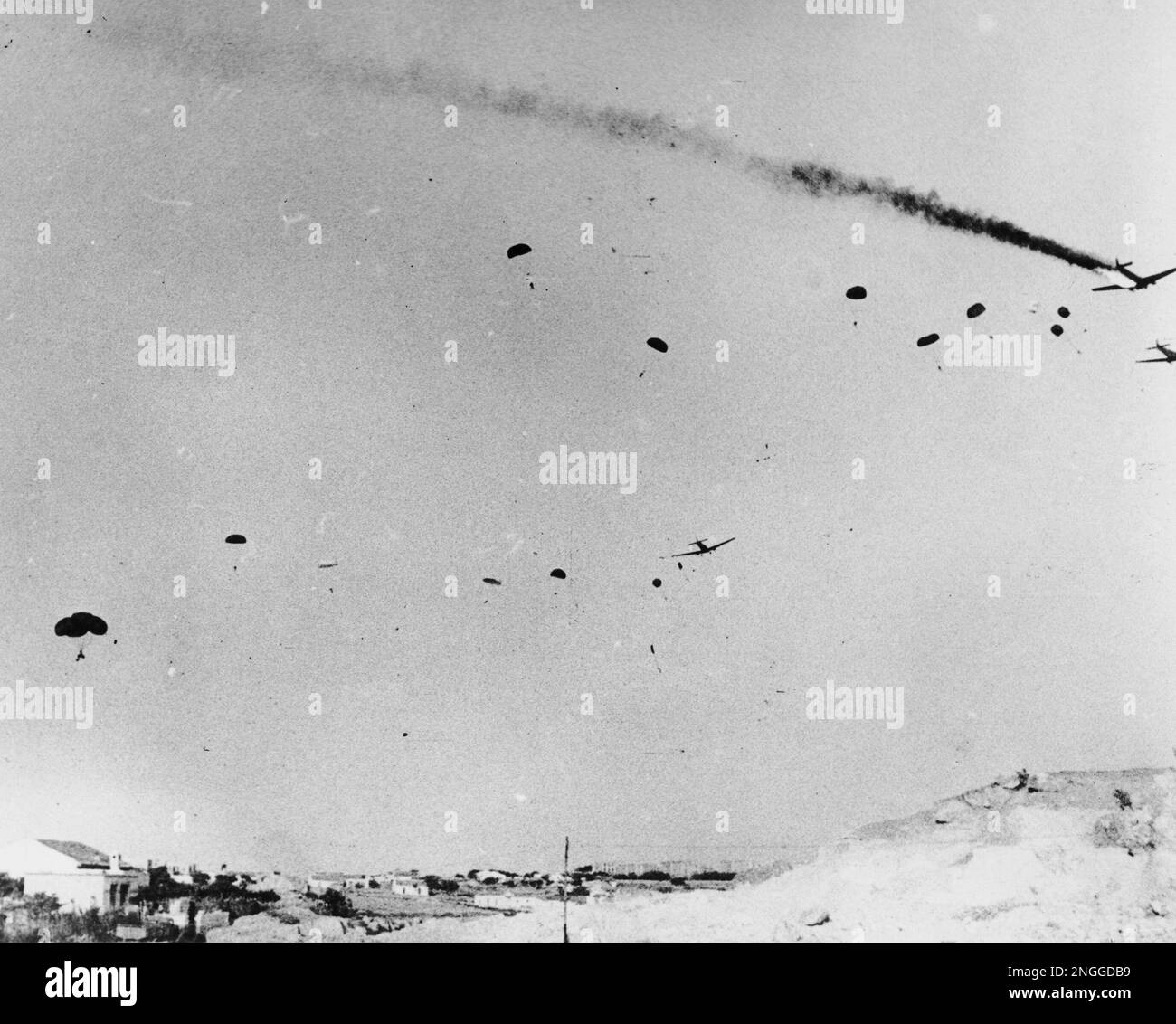 German parachute troops descend on Heraklion Airfield in Candia, on May ...