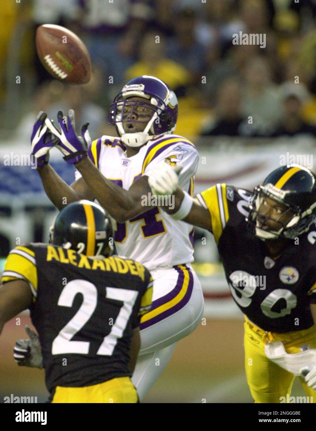 Pittsburgh Steelers cornerback Chad Scott (30) knocks the ball away ...