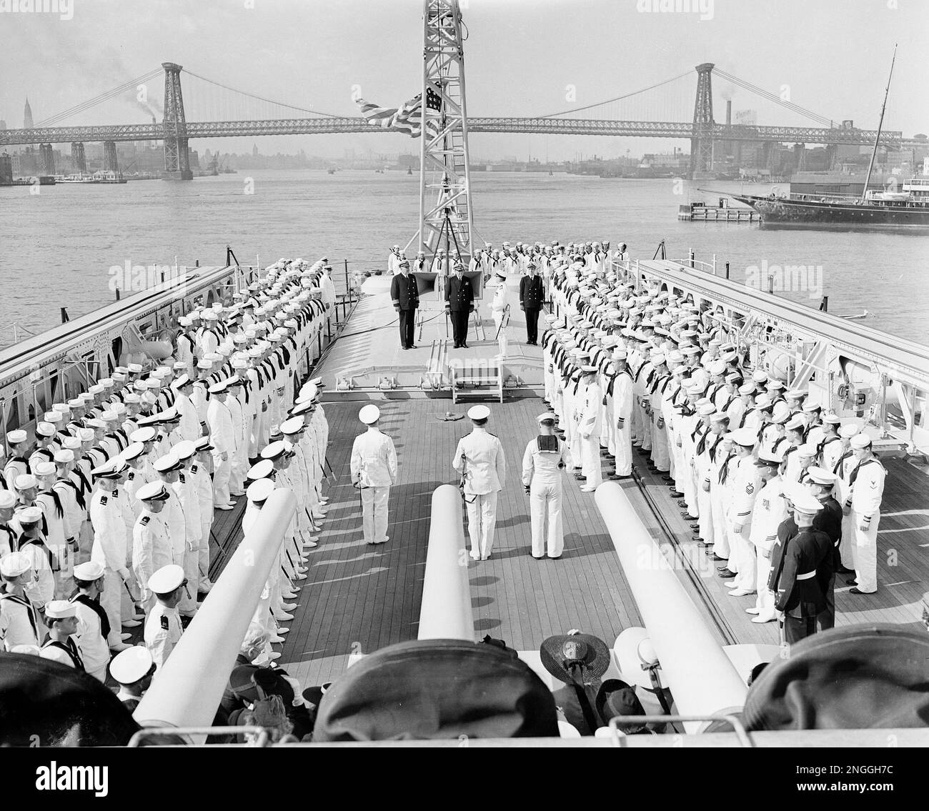 The USS Honolulu, a 9,650-ton Brooklyn class light cruiser built at the ...