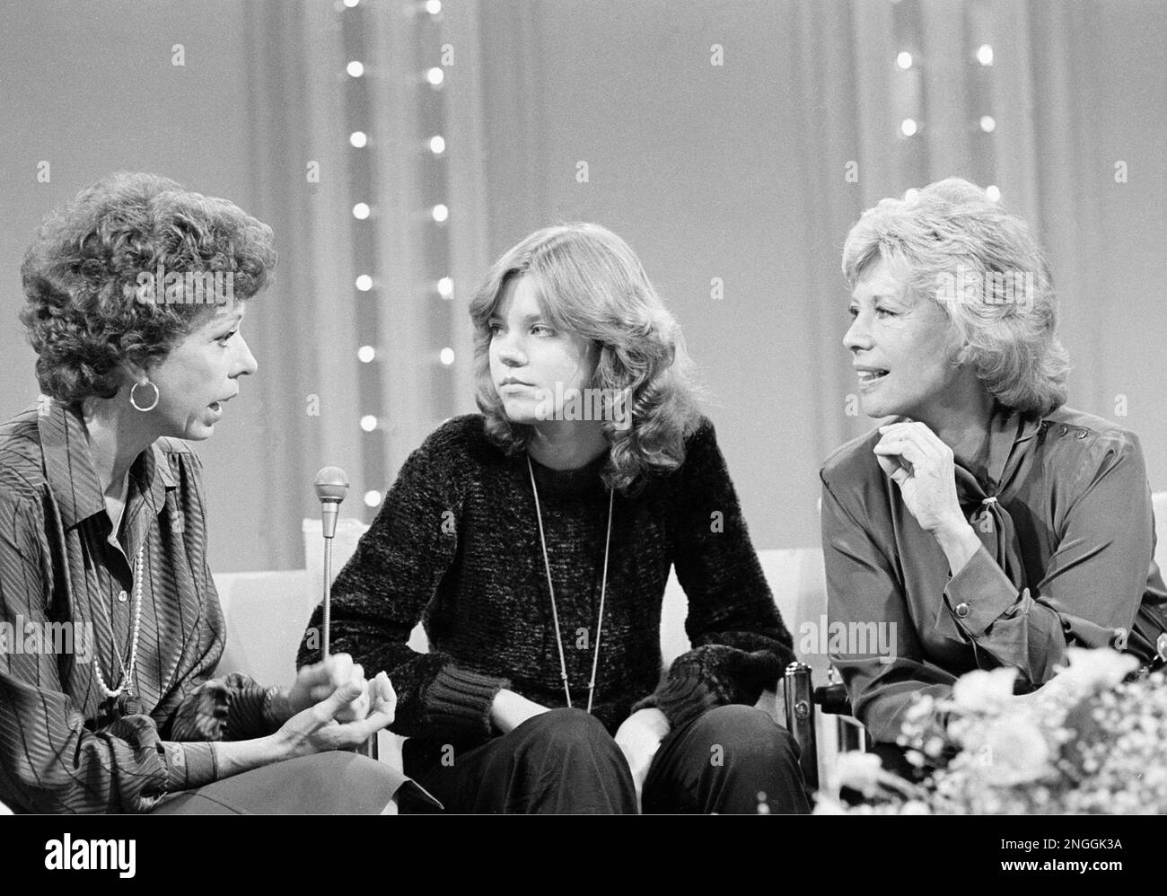 Comedienne Carol Burnett, left, her daughter Carrie Hamilton, center ...