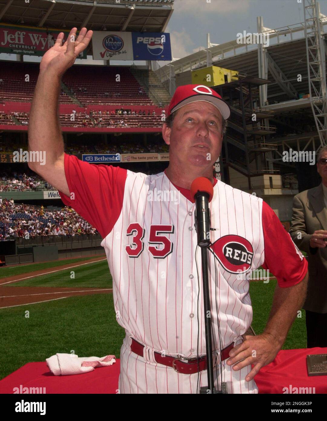 Cincinnati Reds' pitching coach and former pitcher Don Gullett waves to ...
