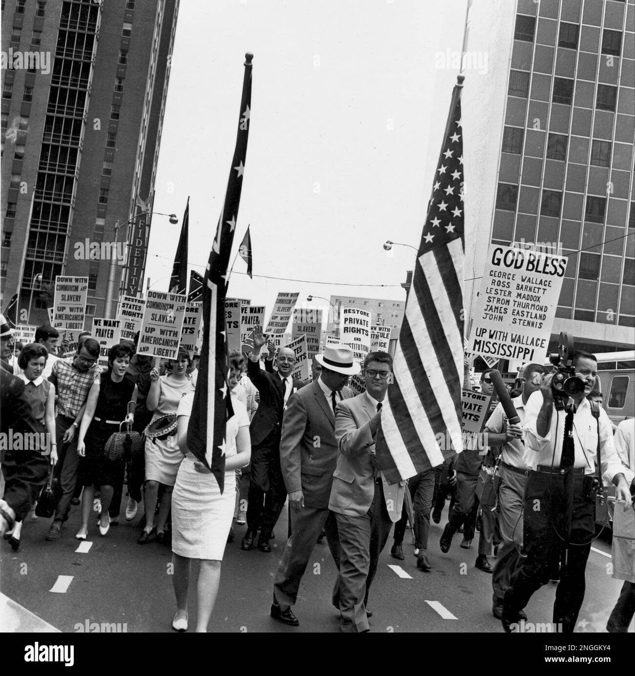Segregationist Lester Maddox, center, who closed his restaurant rather ...