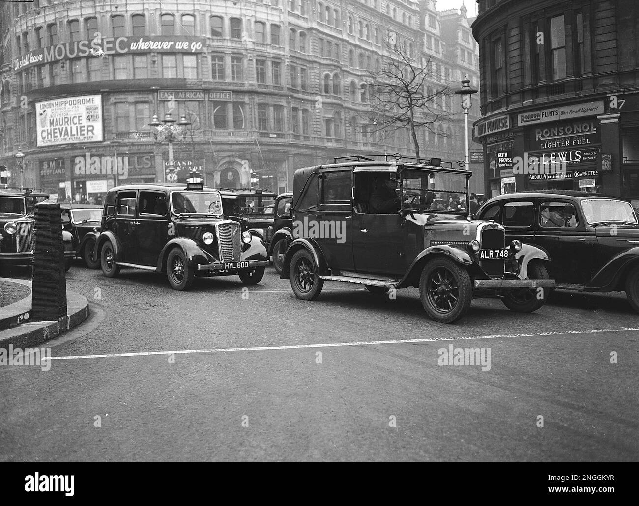 The basic design of a London taxicab has not changed much in thirty ...