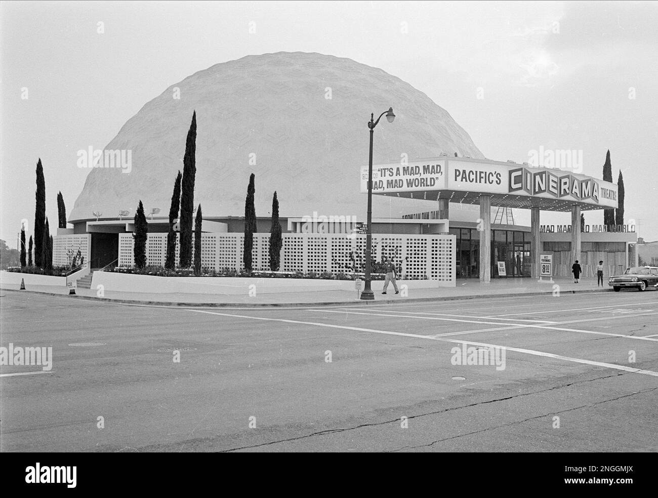 The new Cinerama Theatre, featuring "The Mad, Mad, Mad, Mad World," in ...