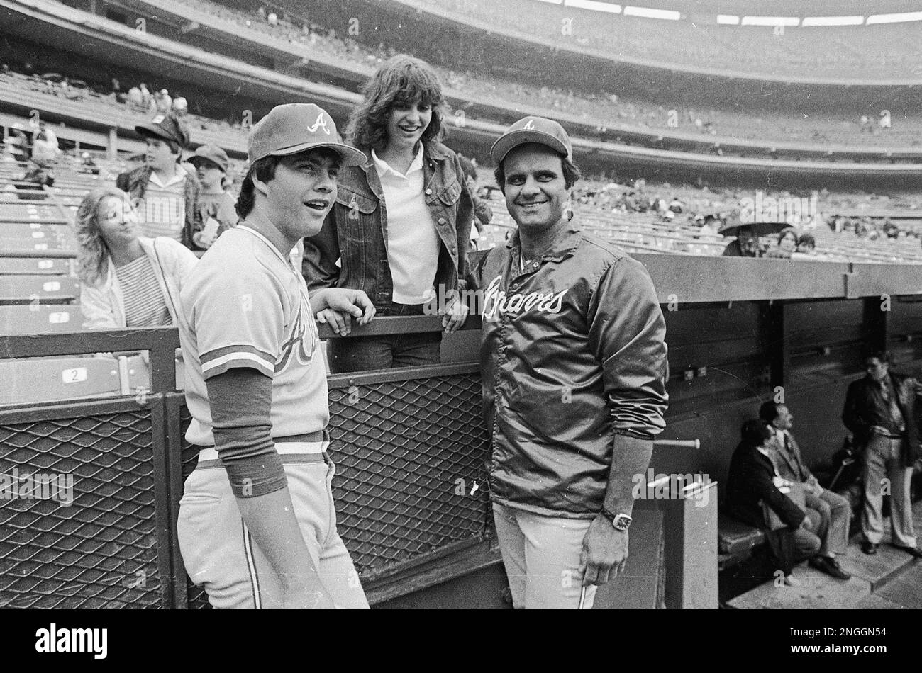 Atlanta Braves manager Joe Torre poses with his daughter Tina and his ...
