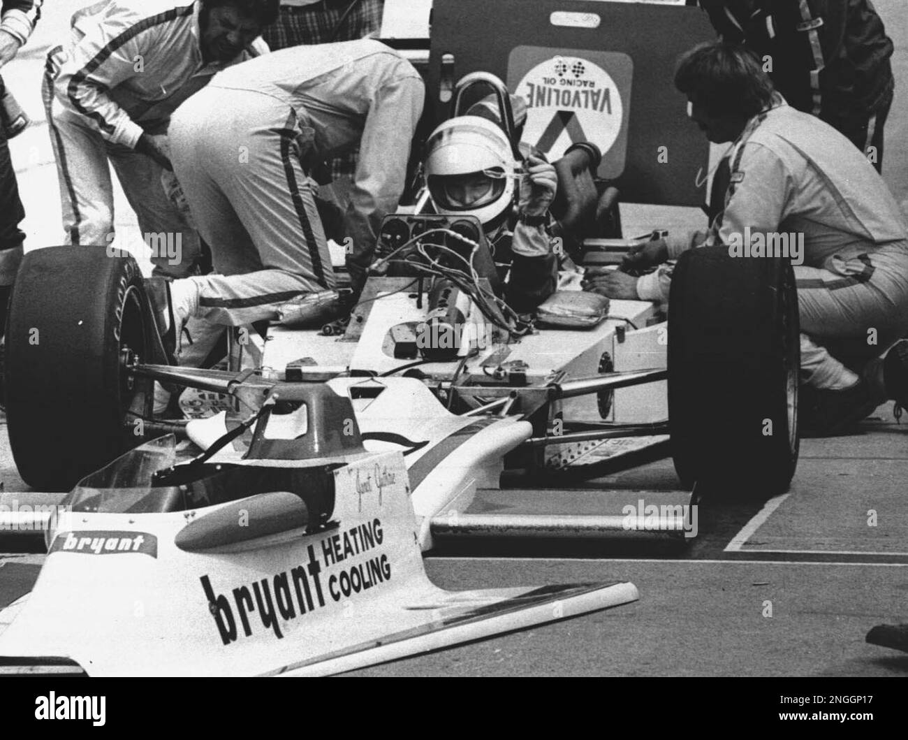 Janet Guthrie, the first woman to compete in an Indianapolis 500-mile ...