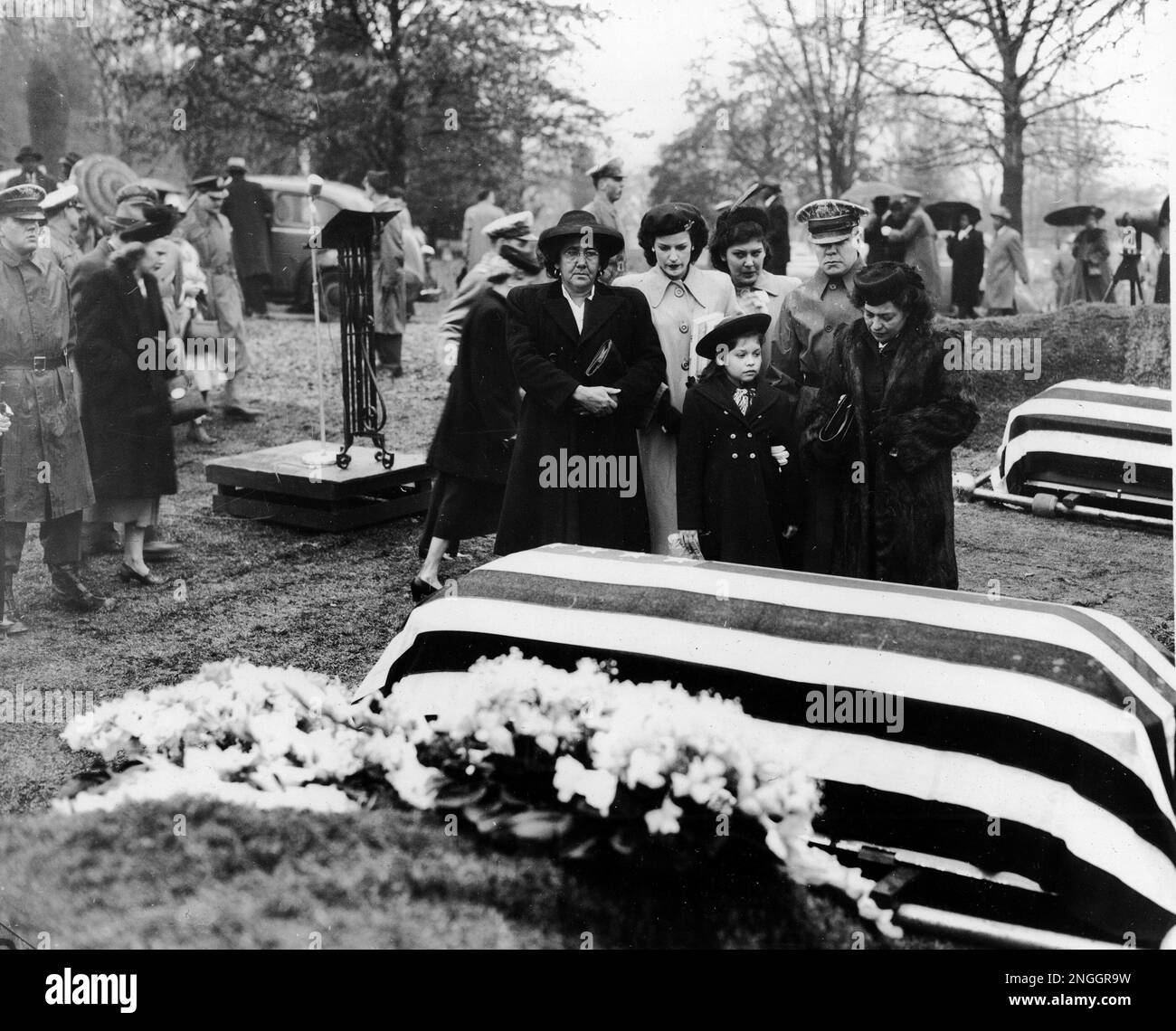 Unidentified family members of Pvt. Felix Longoria of Three Rivers ...