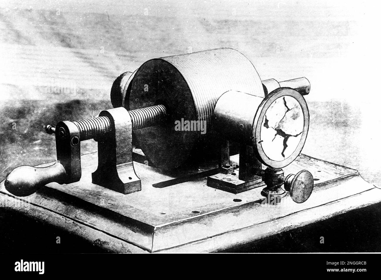 A drawing of the original Thomas Edison tin foil phonograph, invented ...