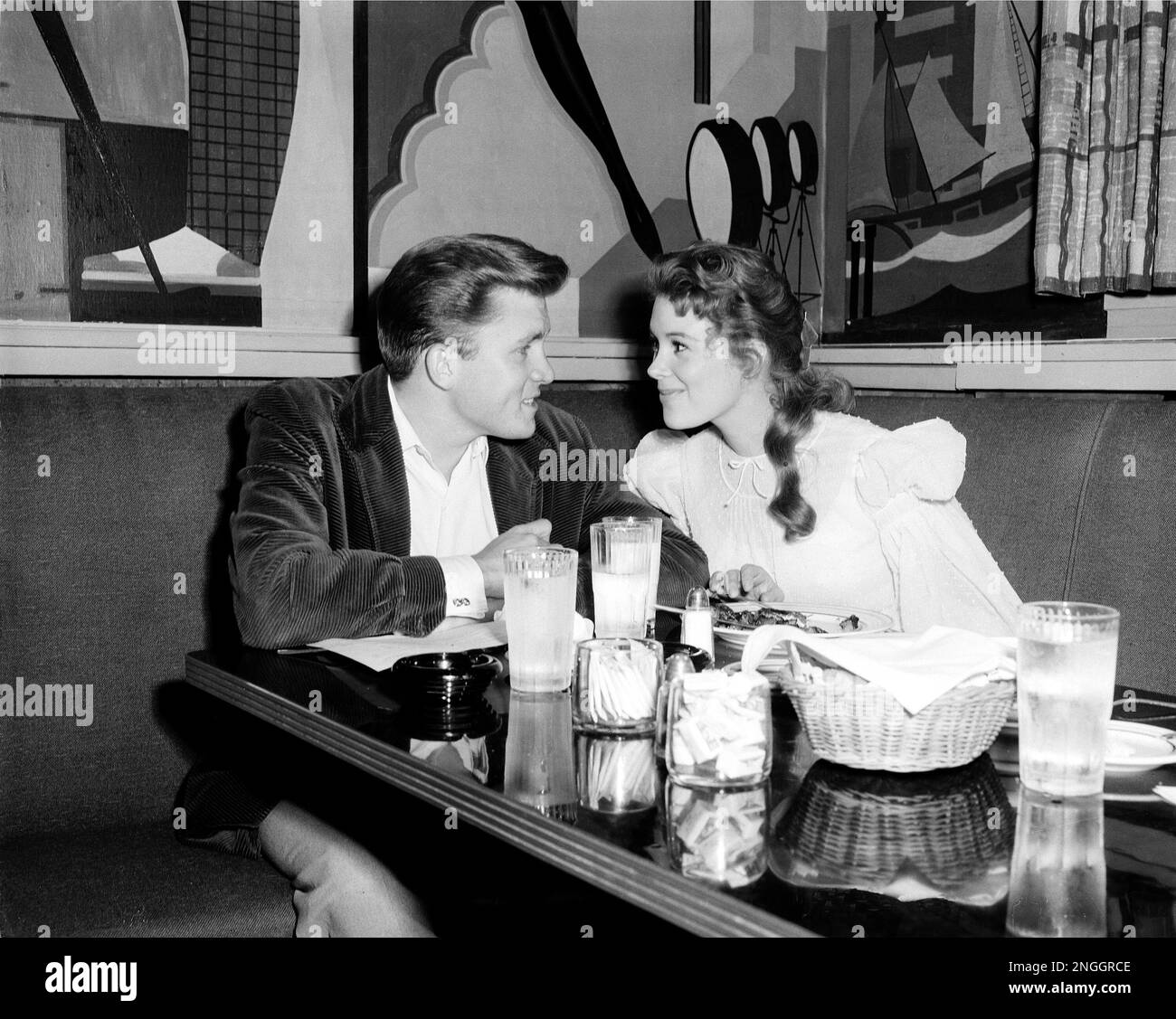 Race car driver Lance Reventlow, 22, lunches with actress Jill St. John ...