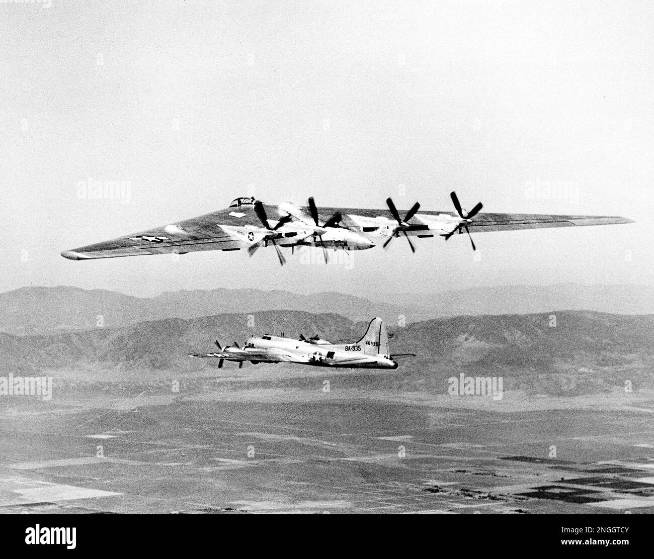 A 100-ton Flying Wing B-35 bomber plane flies above the B-17 Flying ...