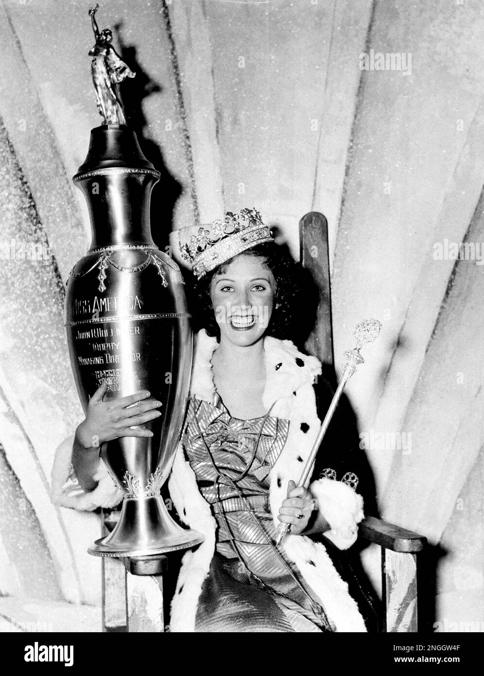 Miss Pittsburgh Henriette Leaver, 19, wears her crown and holds her ...