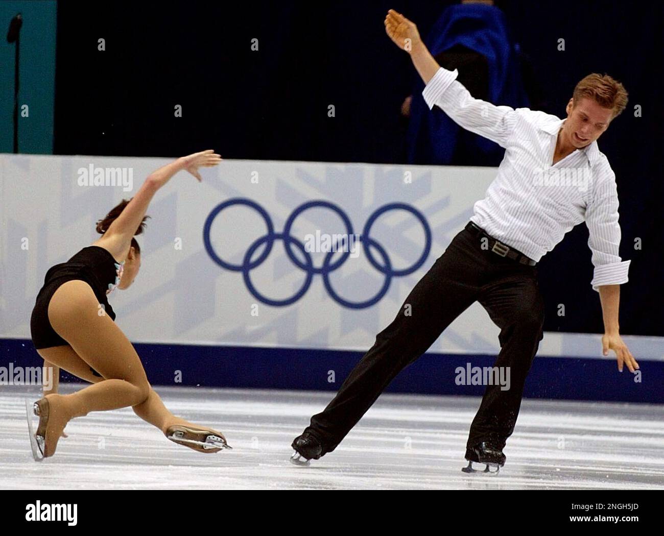 German figure skaters Norman Jeschke and Mariana Kautz fall during ...
